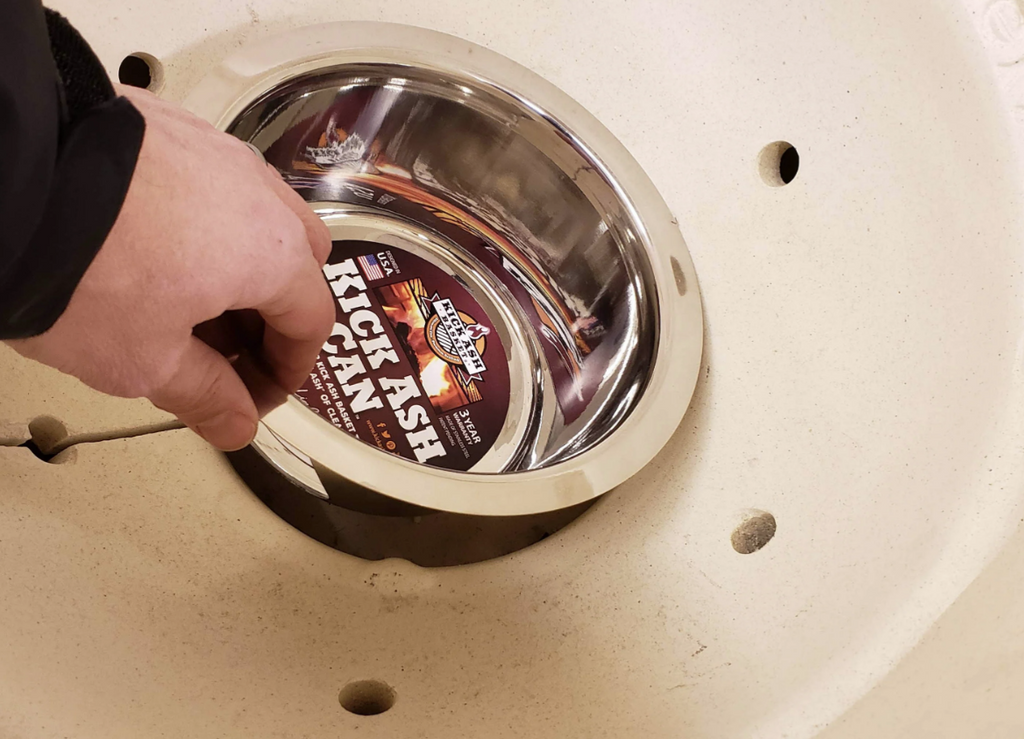 Kick ash can voor een Big Green Egg – Green Egg BBQ